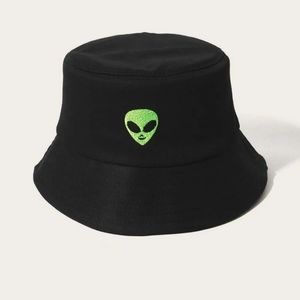 Hot Topic | Accessories | One Left Extraterrestrial Alien Bucket Hat ...